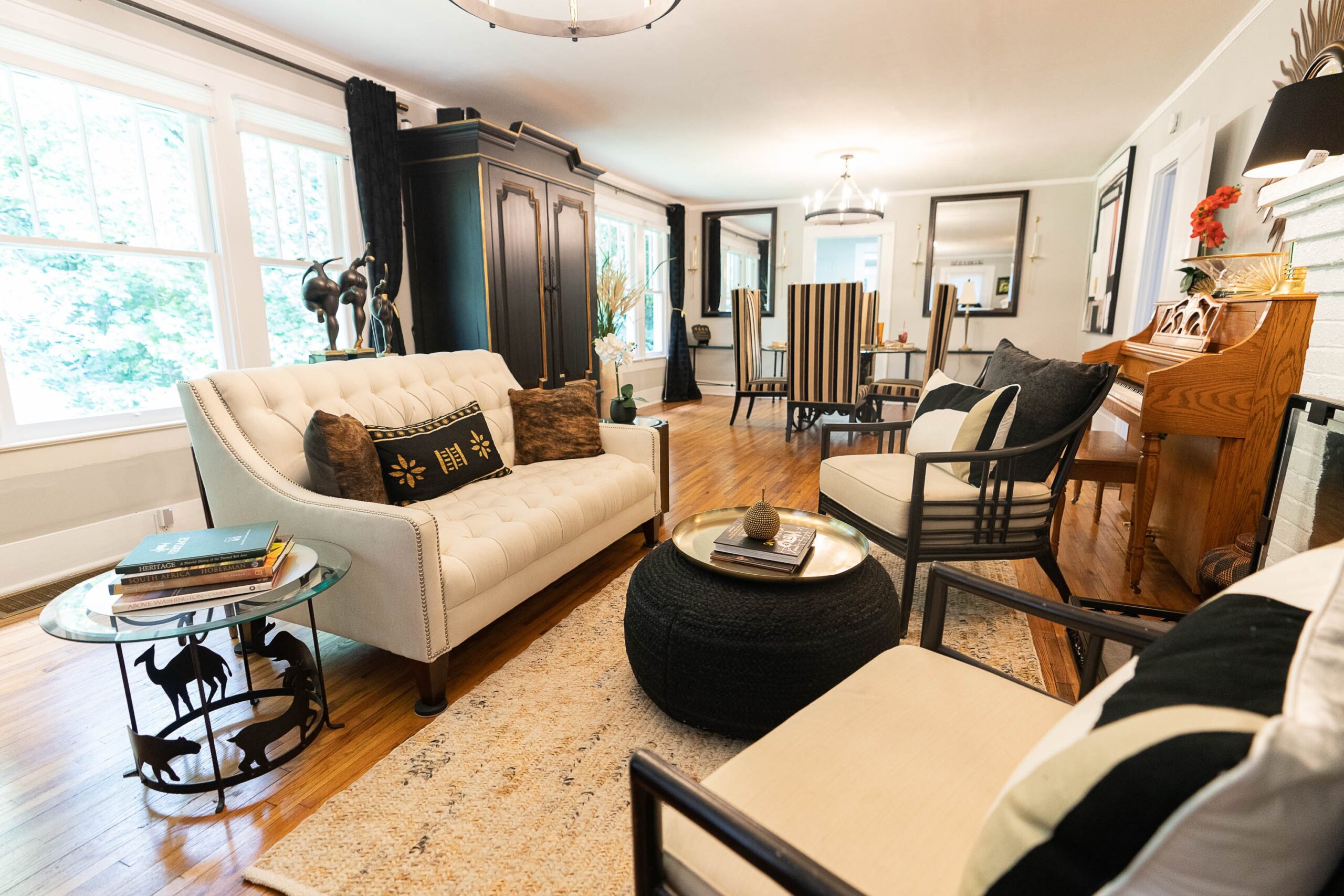 ET - Tryon Intown LivingRoom - Explore Tryon